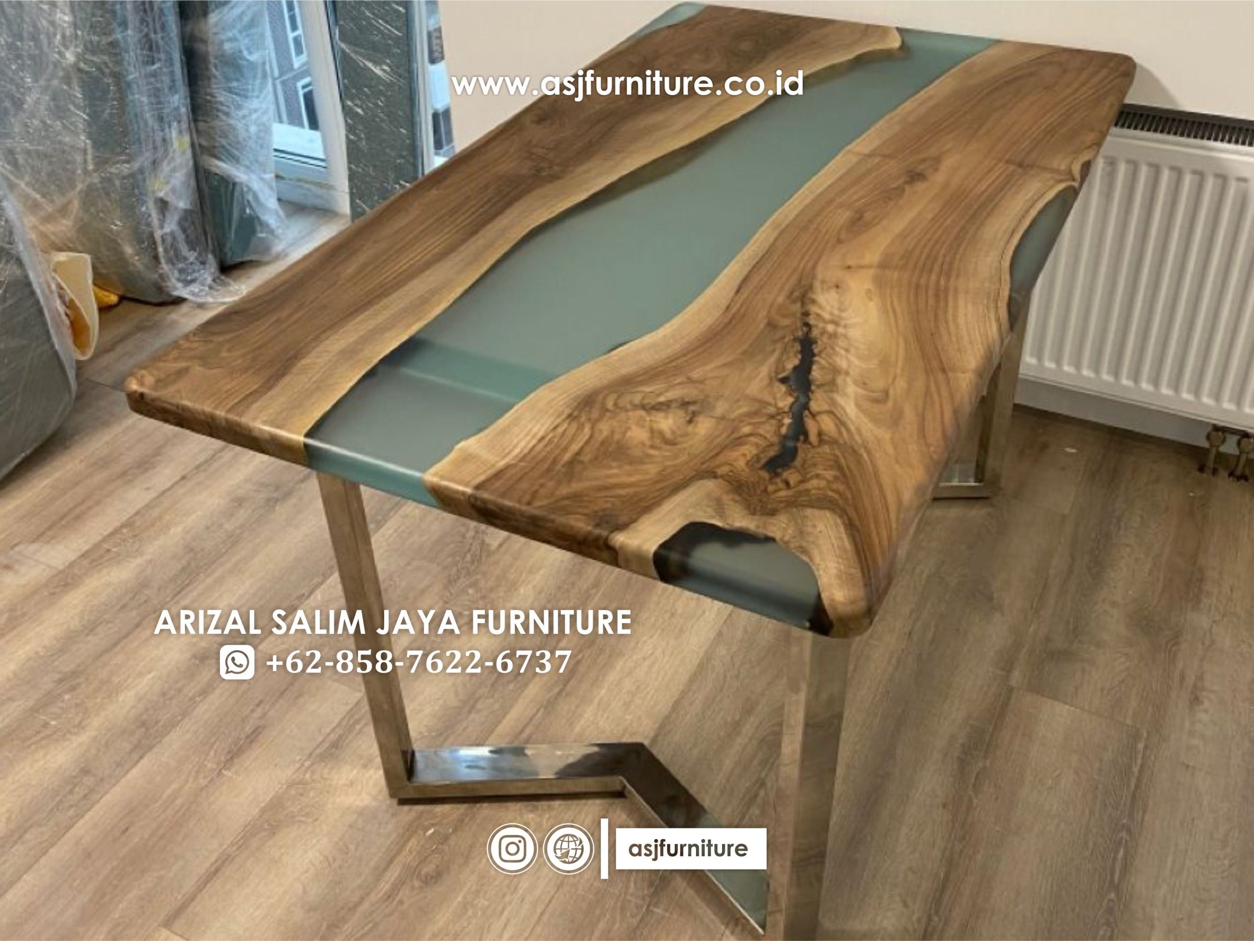 Meja Resin Meja Makan Trembesi Kaki Stainless - Furniture Jepara
